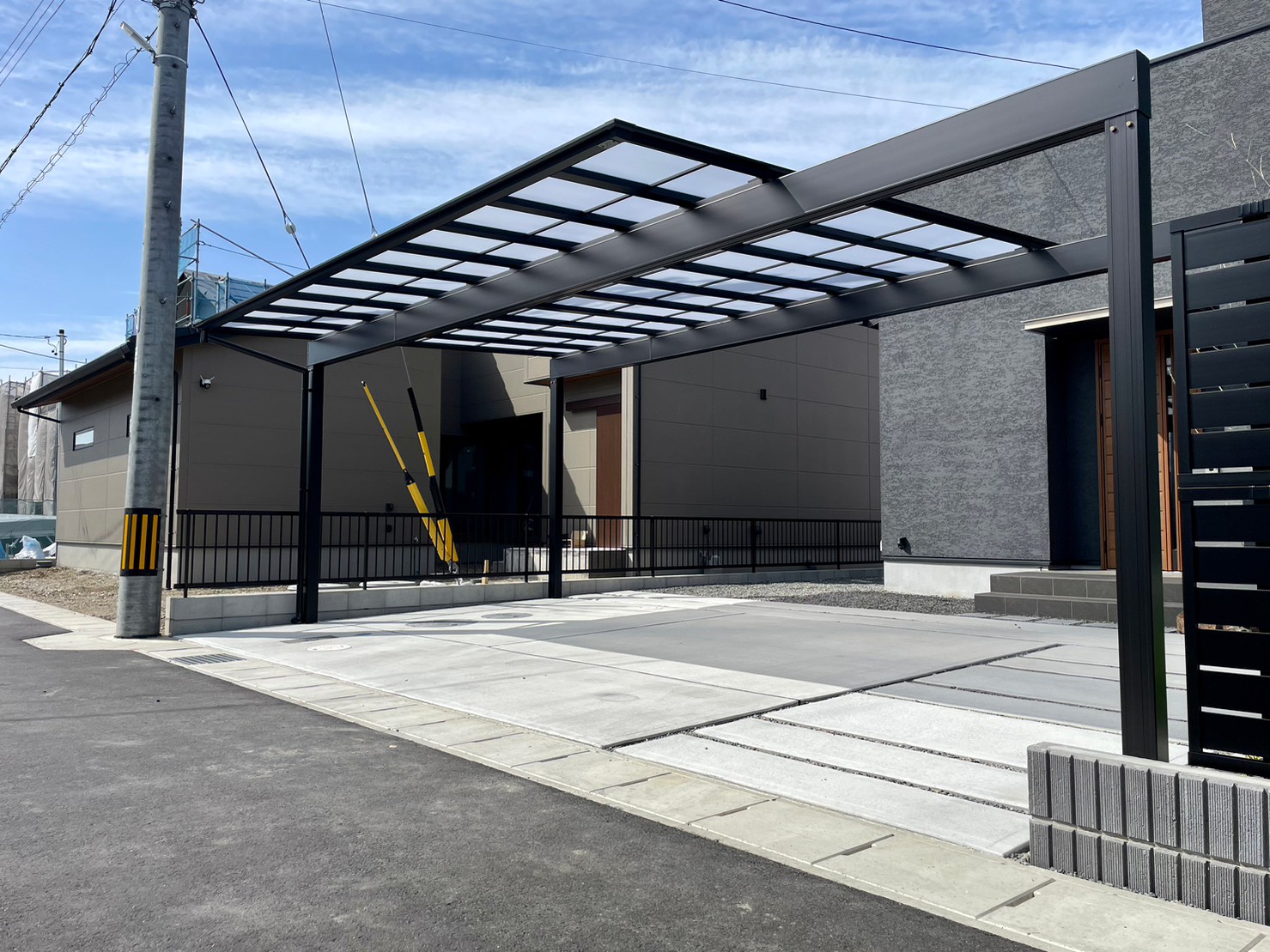 岐阜市でカーポートを設置するなら！写真付きで施工事例をご紹介 | 愛知・東海エリアのオシャレな外構・エクステリア専門店